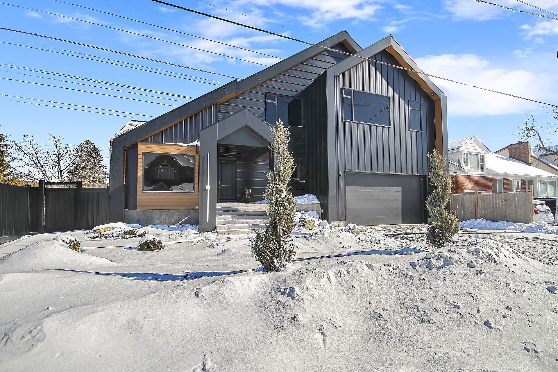 Virtual tour of 7 Calvert Street, Ottawa, Ontario, K2G 1M3