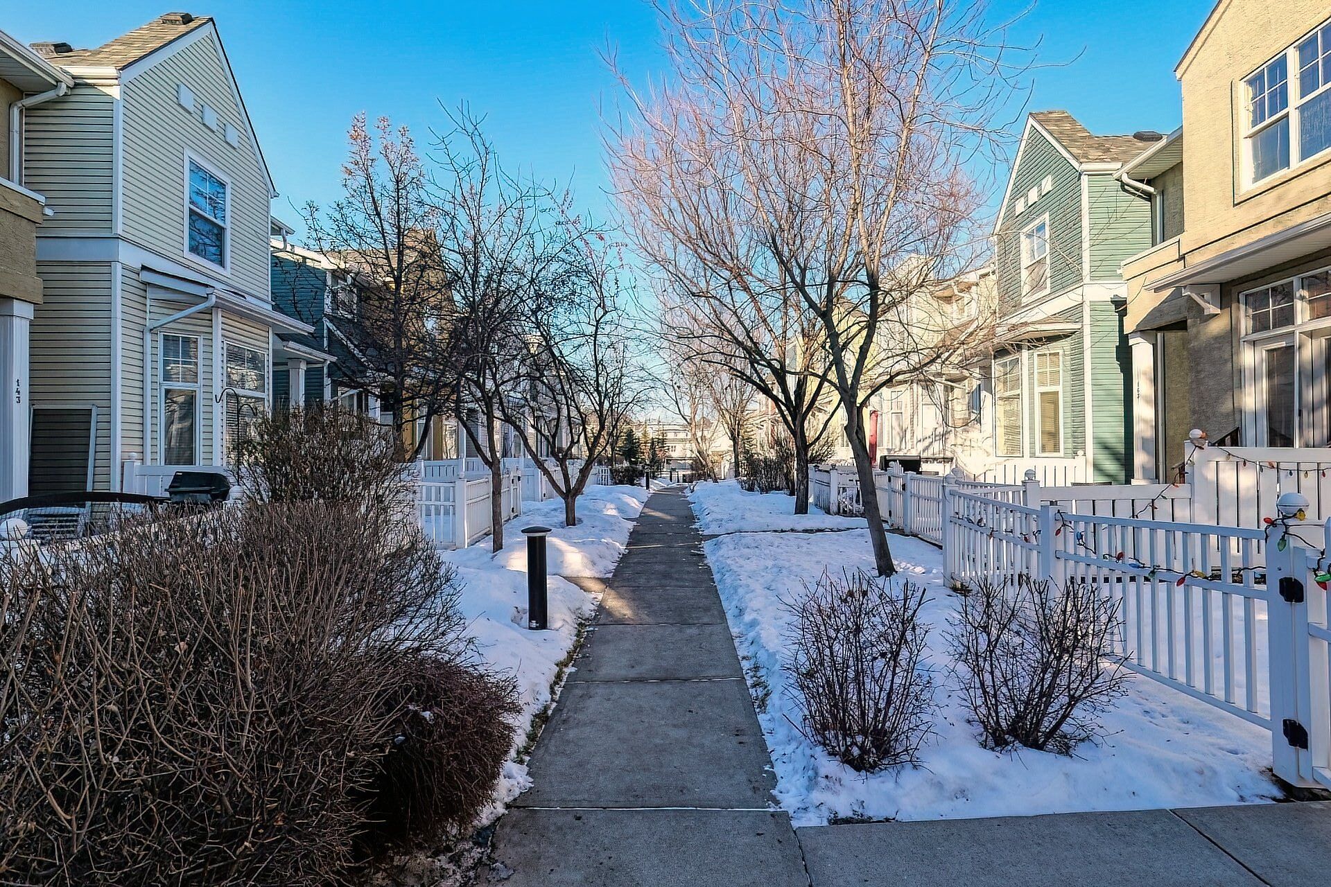 Virtual tour of 159 McKenzie Towne Gate, Calgary, Alberta, T2Z 4G3