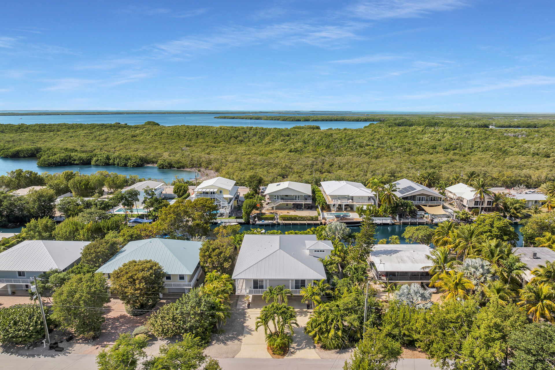 Virtual tour of 865 Ellen Dr, Key Largo, Florida, 33037