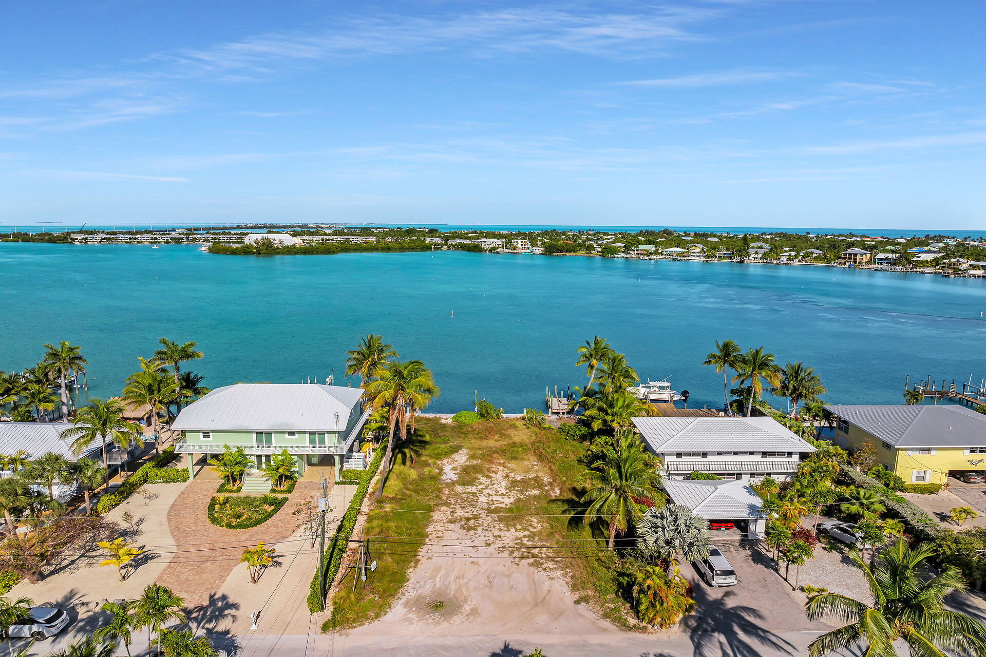 Virtual tour of 421 Harbour Dr, Duck Key, Florida, 33050