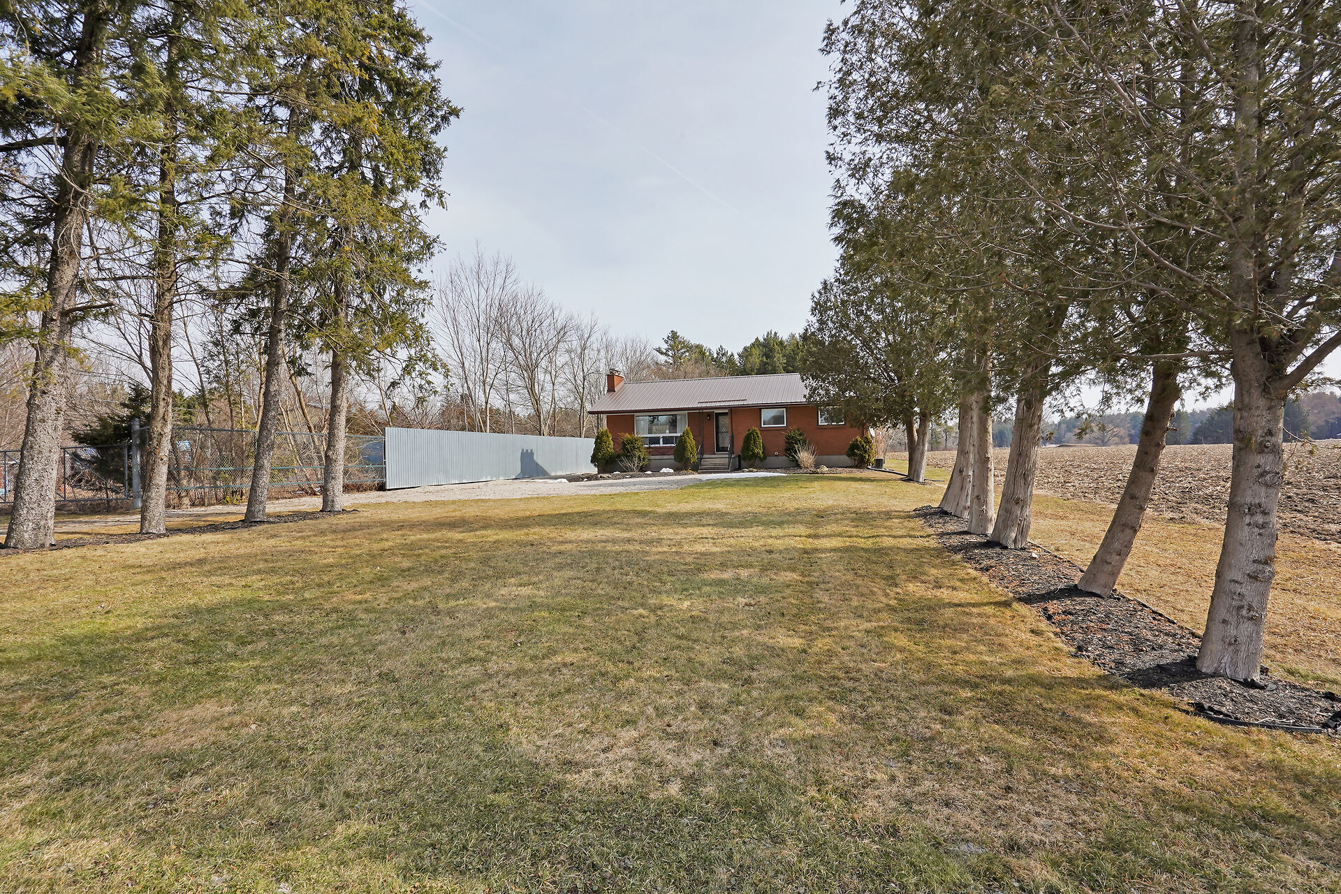 Virtual tour of 20328 Fairview Road, Thorndale, Ontario, N0M 2P0