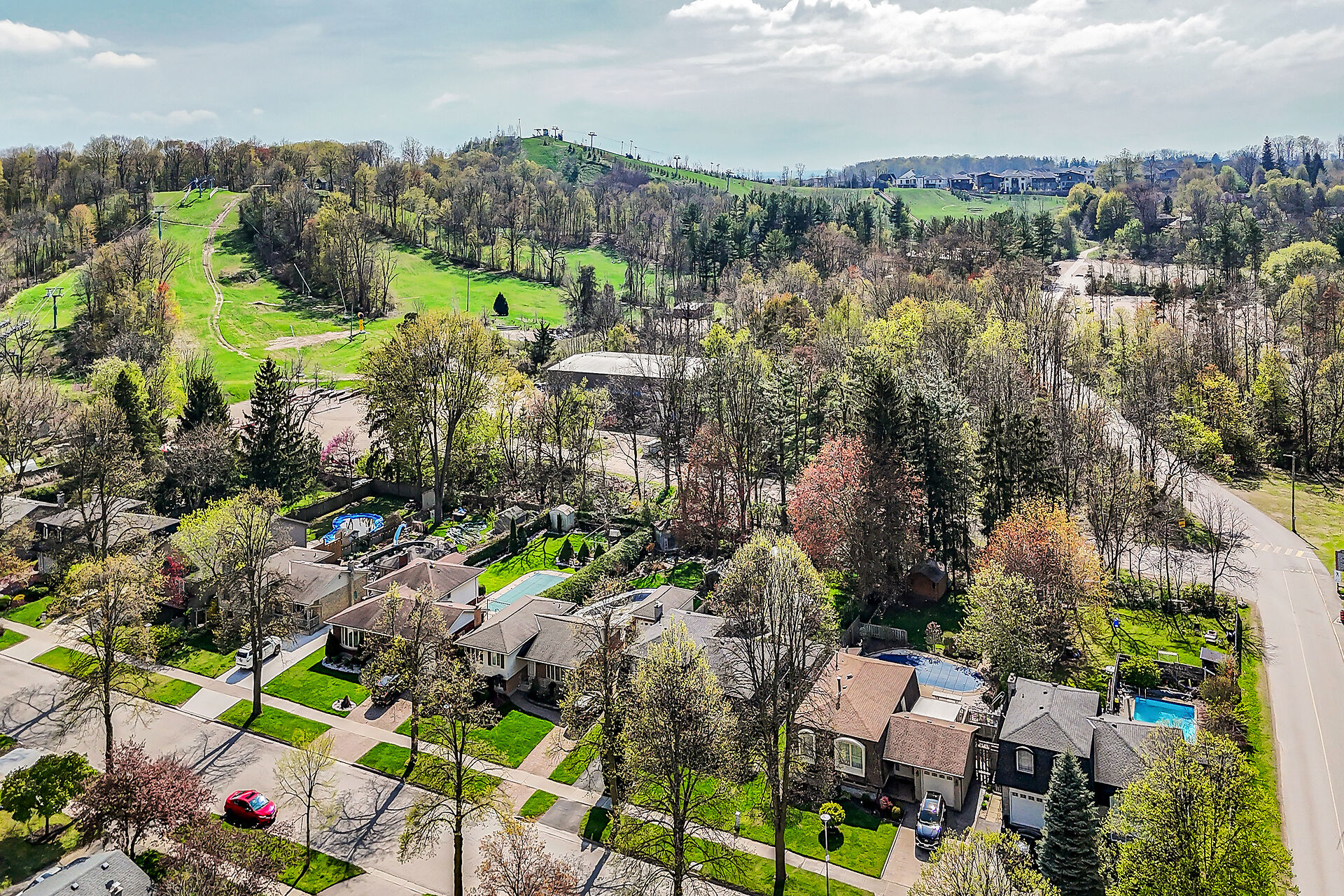 Virtual tour of 695 Griffith Street, London, Ontario, N6K 2S5