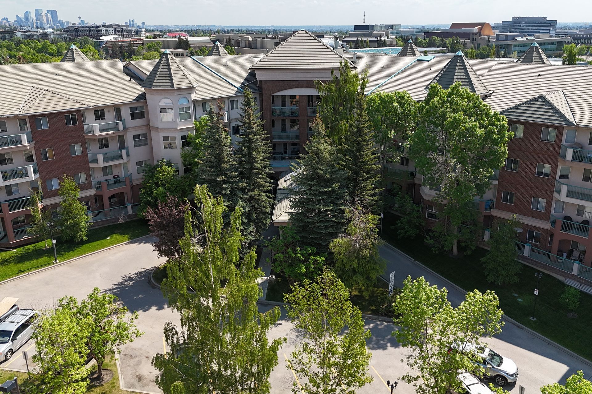 Virtual tour of 119-200 Lincoln Way SW, Calgary, Alberta, T3E 7G7