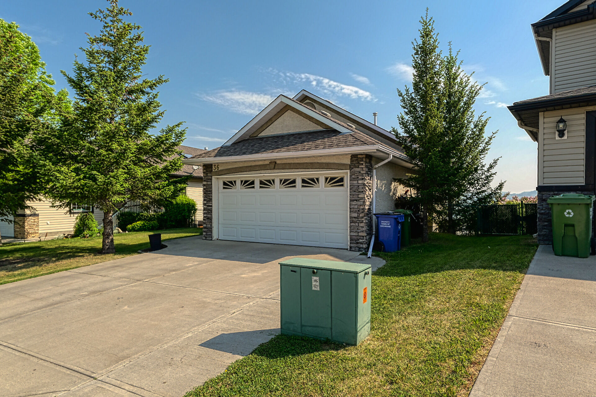 Virtual tour of 36 Bow Ridge Link, Cochrane, Alberta, T4C 1V4