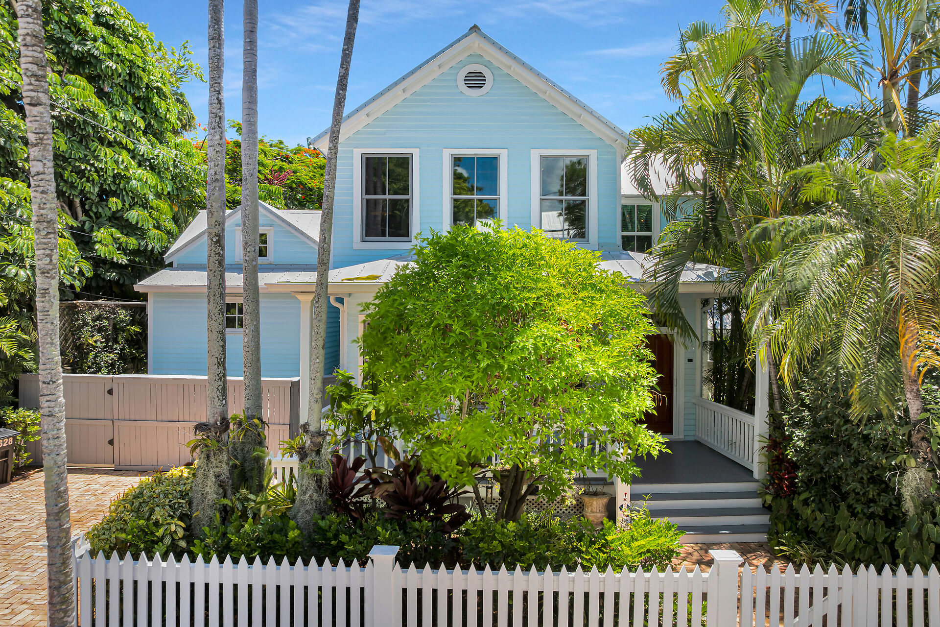Virtual tour of 628 William St, Key West, Florida, 33040