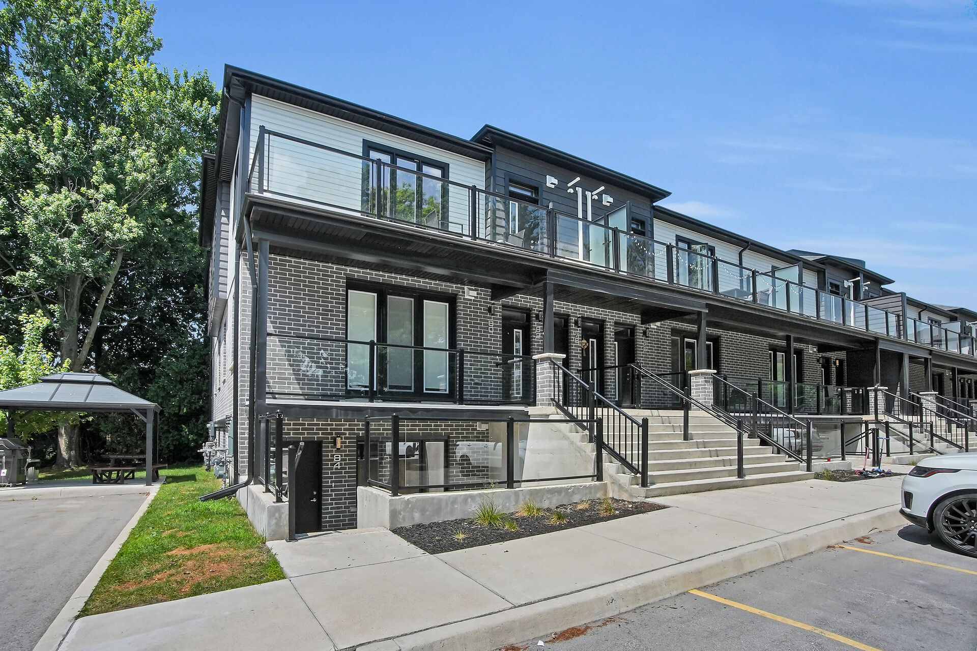 Virtual tour of 307 Fanshawe Park Rd E - Unit 82 , London, Ontario, N5X 2S8