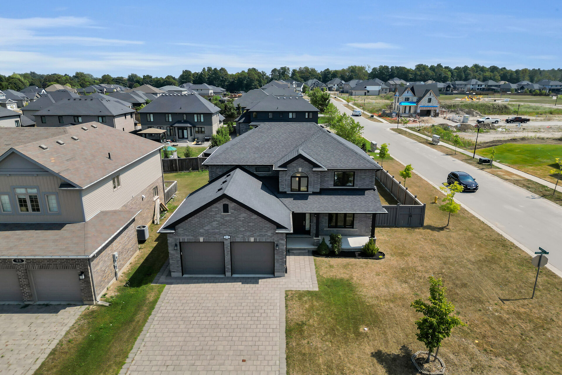 Virtual tour of 102 Timberwalk Trail, Ilderton, Ontario, N0M 2A0