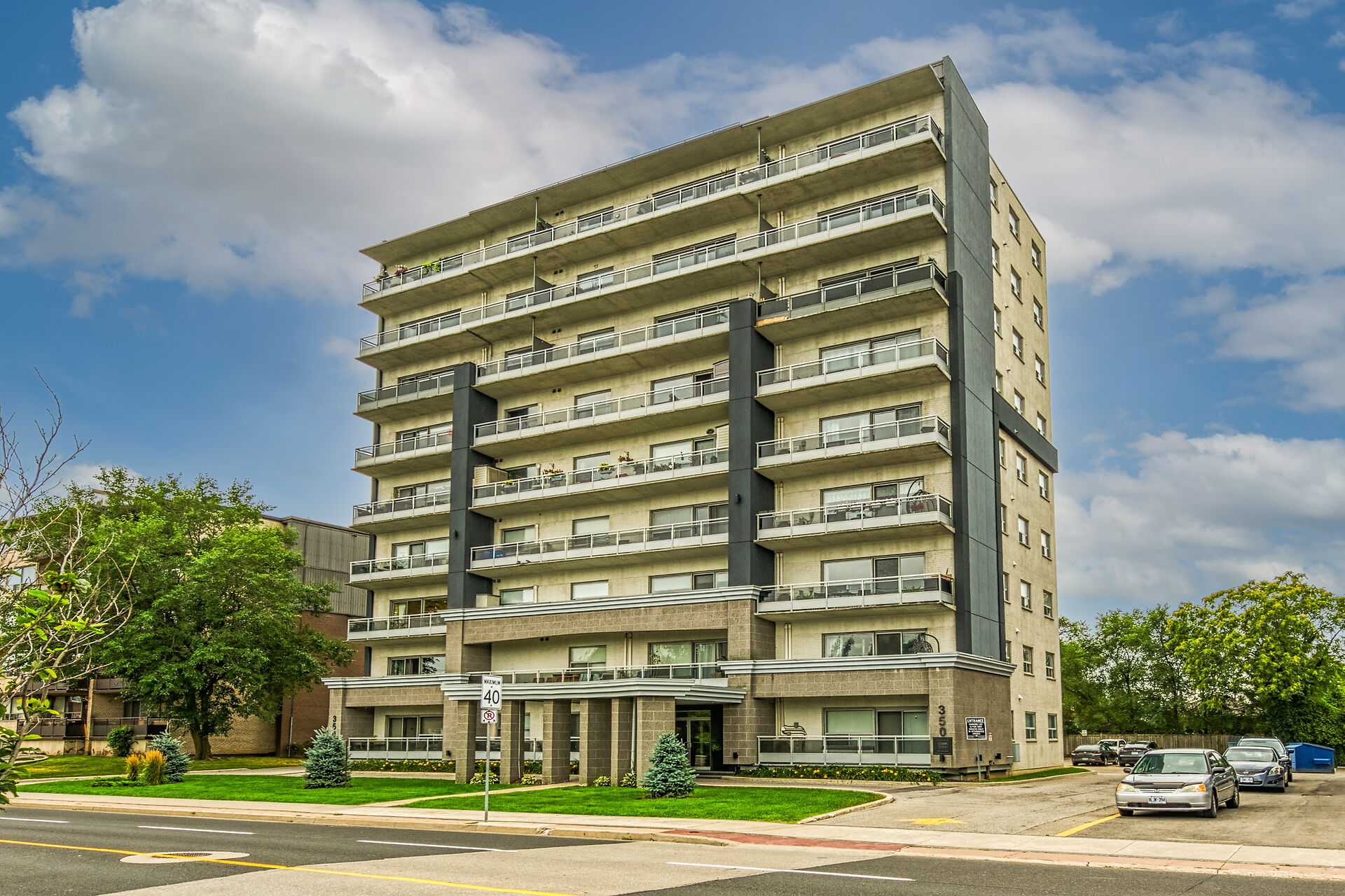 Virtual tour of 302-350 Concession St., Hamilton, Ontario, L9A 1B6