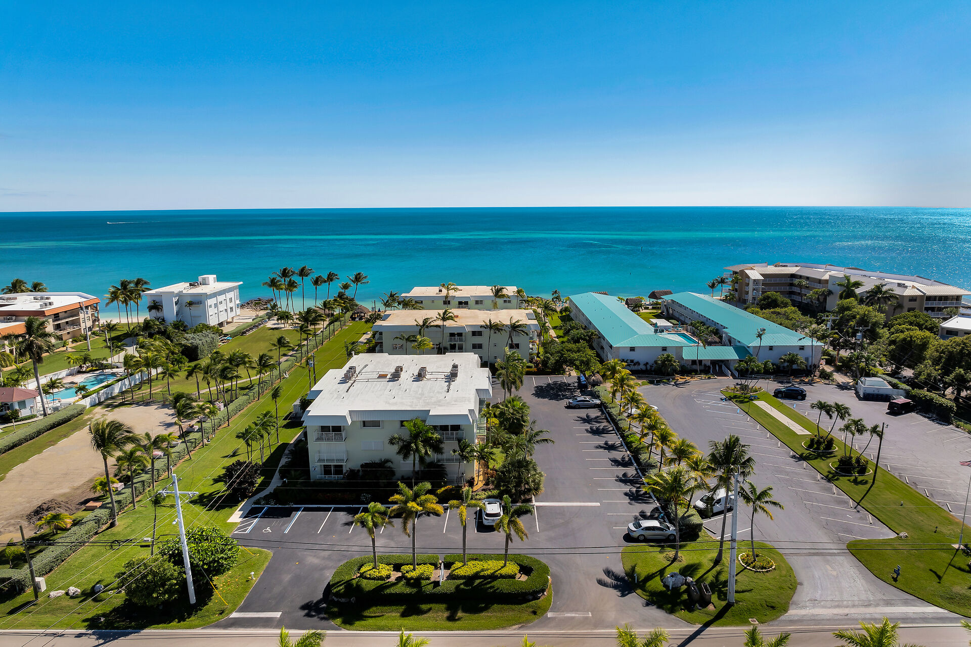 Virtual tour of 1101 W Ocean Dr Unit 19, Key Colony Beach, Florida, 33051