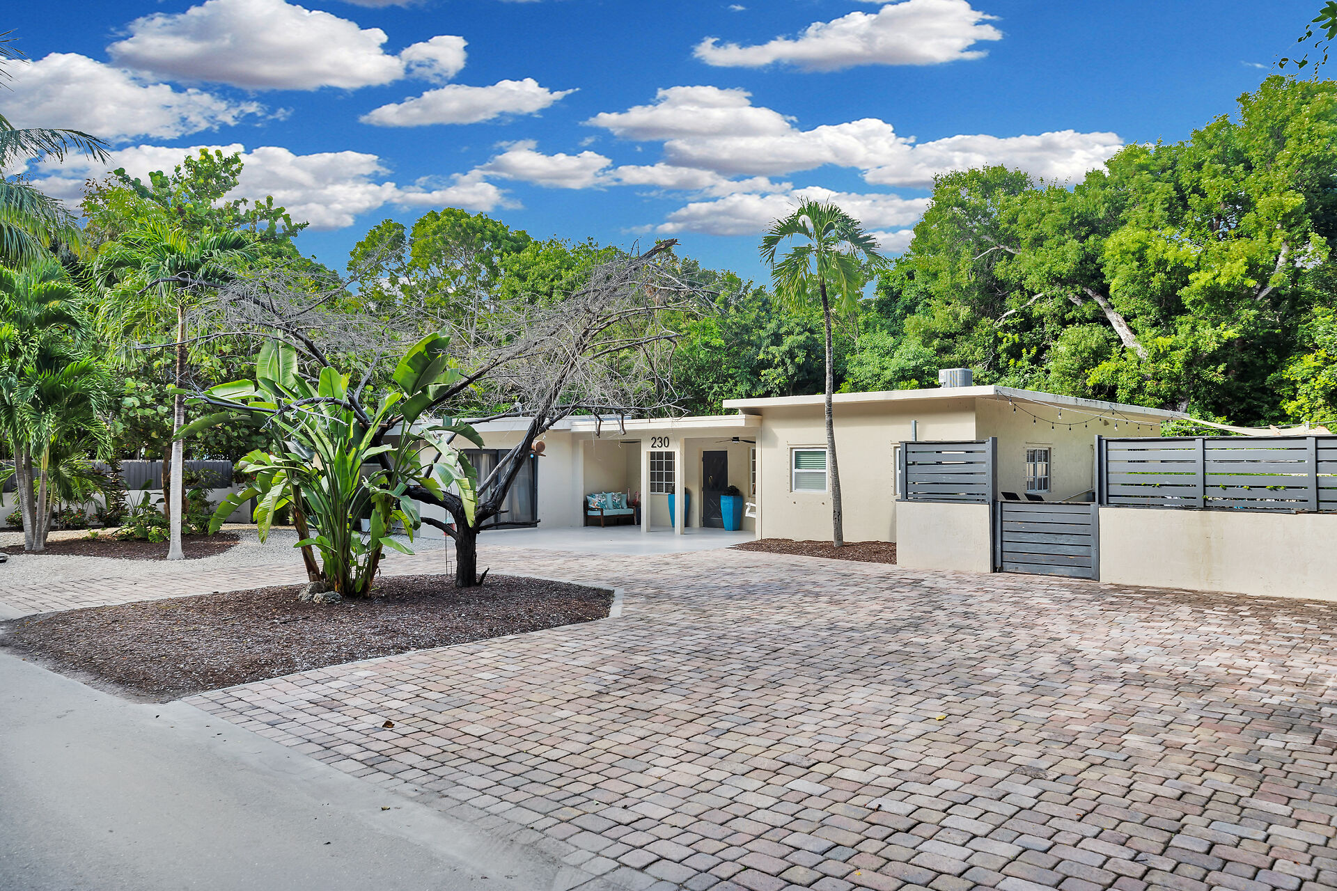 Virtual tour of 230 Key Honey Ln, Plantation Key, Florida, 33070