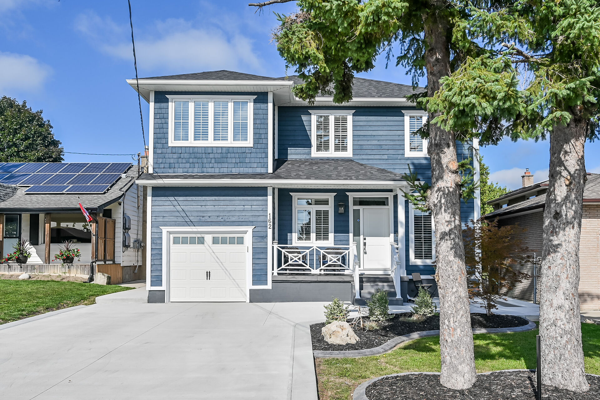 Virtual tour of 162 Ridge St., Hamilton, Ontario, L9A 2X5