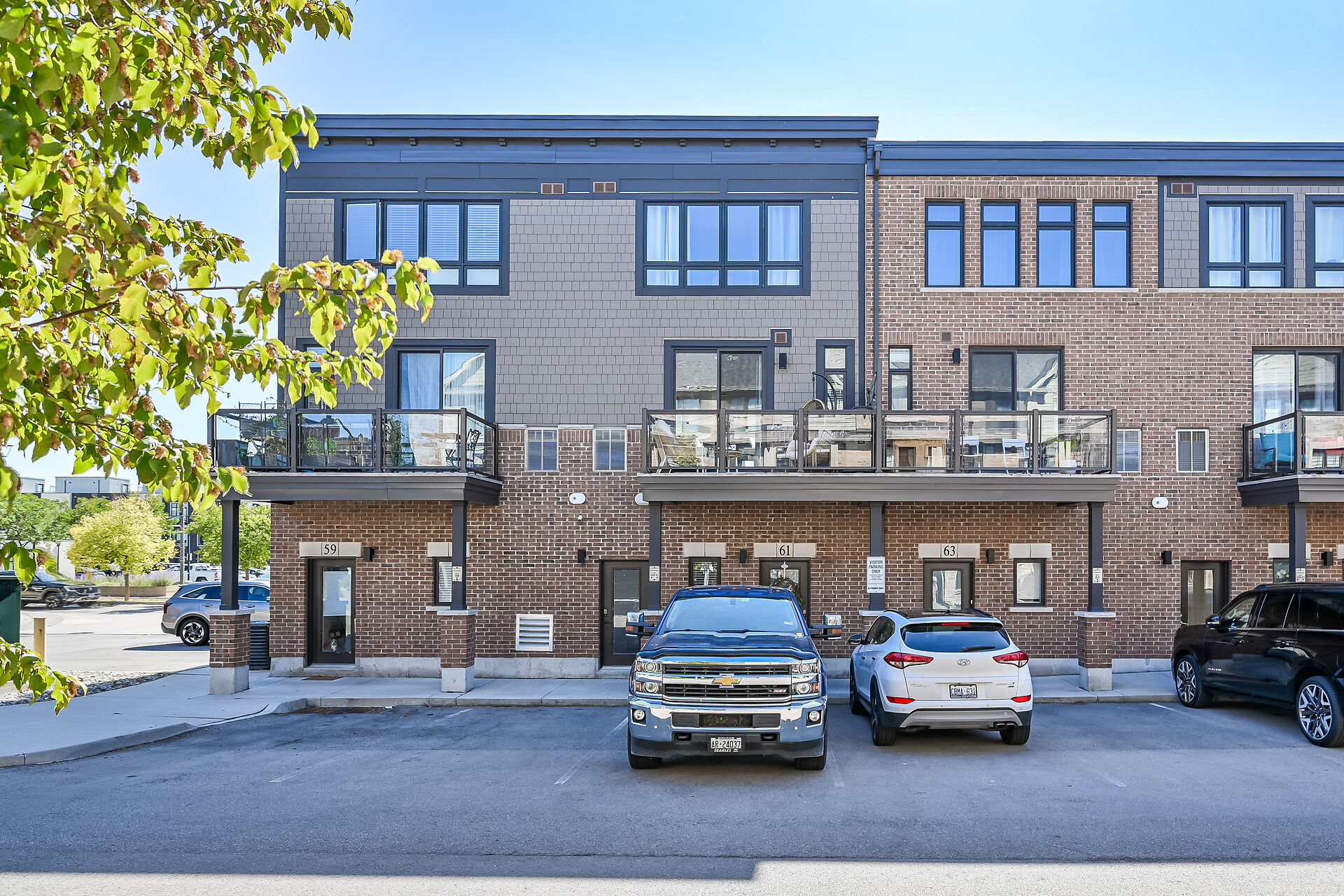 Virtual tour of 61 Esplanade Ln., Grimsby, Ontario, L3M 0H2
