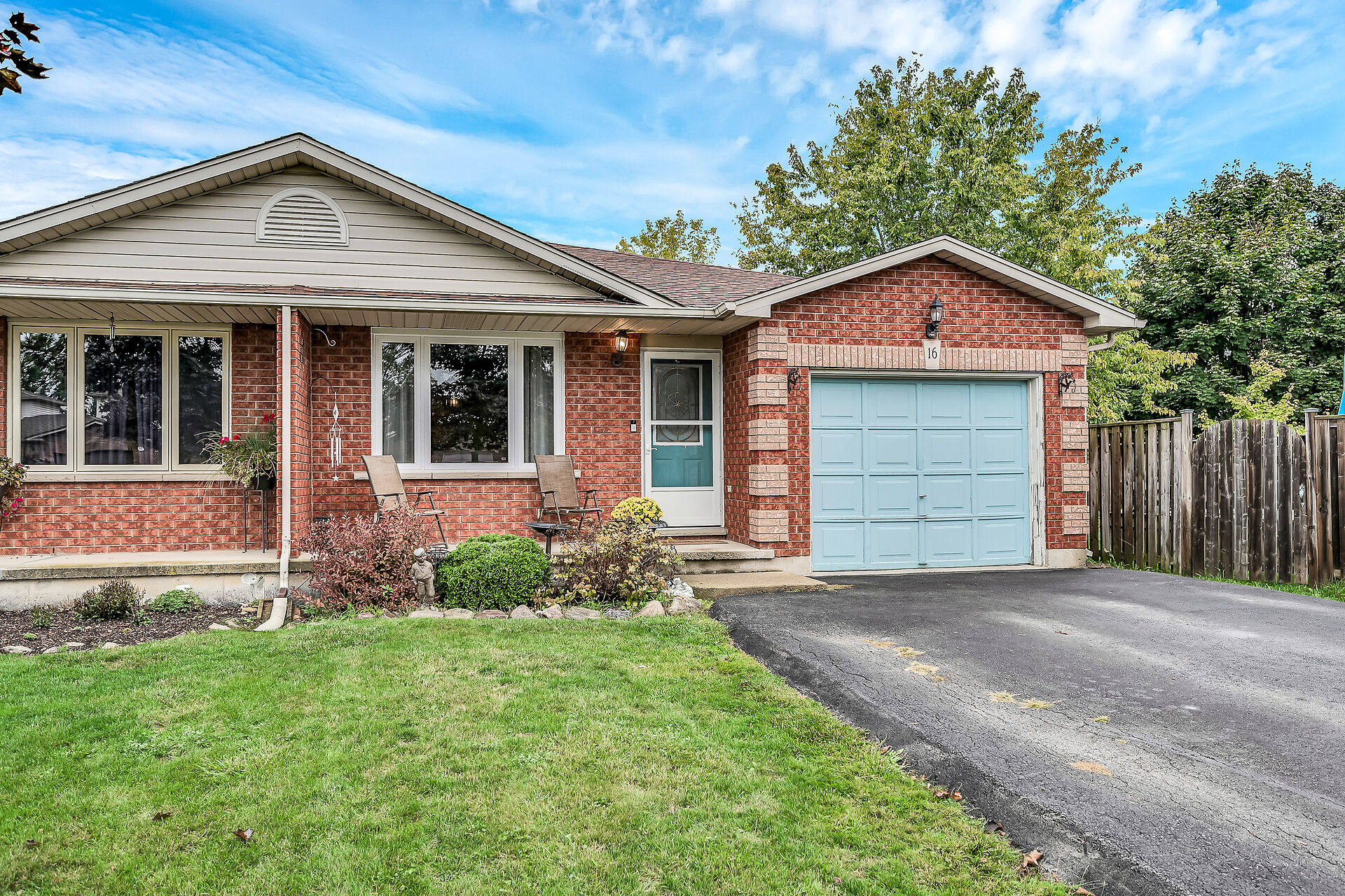 Virtual tour of 16 Caledon Ct., Caledonia, Ontario, N3W 2L5