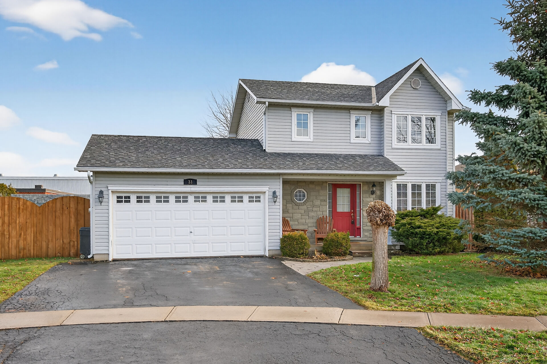 Virtual tour of 33 Oak Cres., Hagersville, Ontario, N0A 1H0